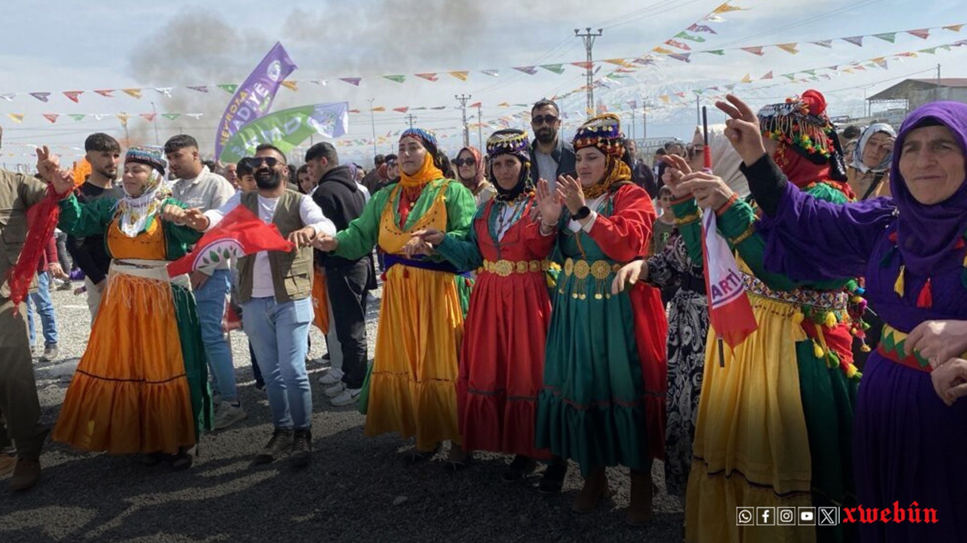 Li Îdirê Newroza rengîn | Xwebûn
